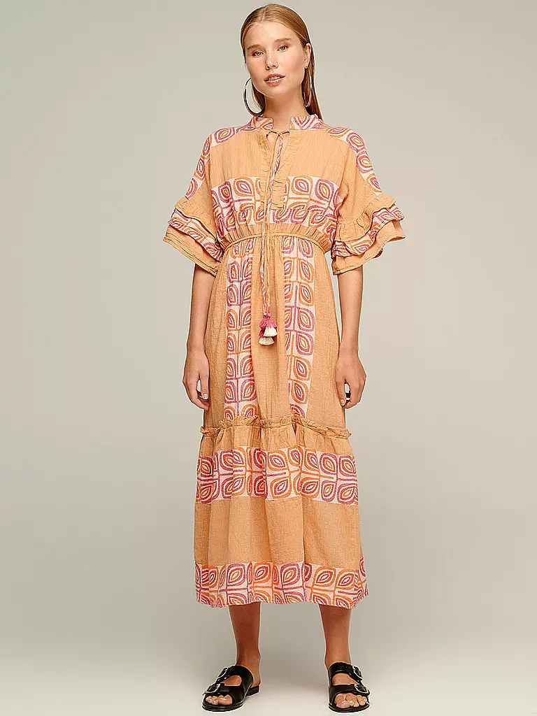 Pearl And Caviar Kleid